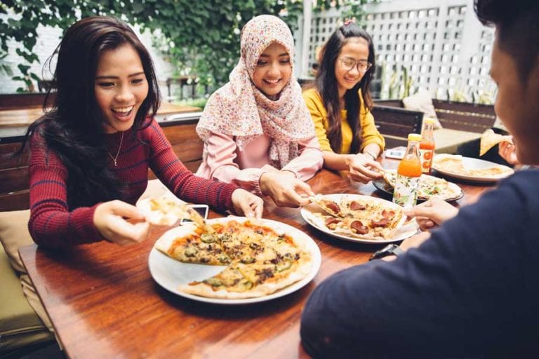 13 Halal Activities & Fun Islamic Hobbies for Adult Muslims